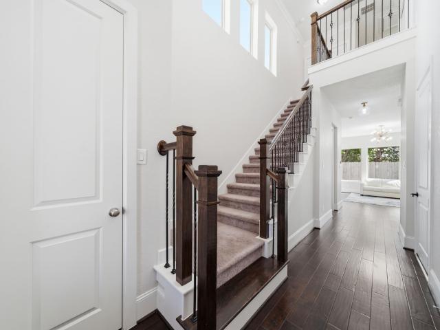 8808 Ashbloom Lane