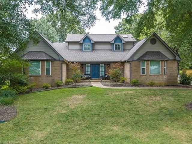 8808 Canterbury Cv, Fort Smith, AR 72903