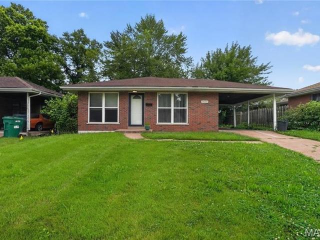 8808 Cherrywood Ln, Jennings, MO 63136