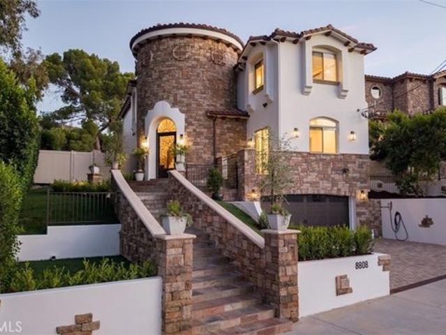 8808 Yates St, Sunland, CA 91040