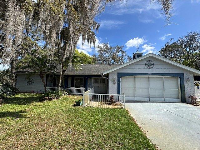 8809 Avondale Ln, Hudson, FL 34667