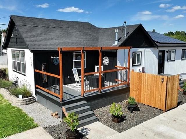 8809 E Cataldo Ave, Spokane Valley, WA 99212