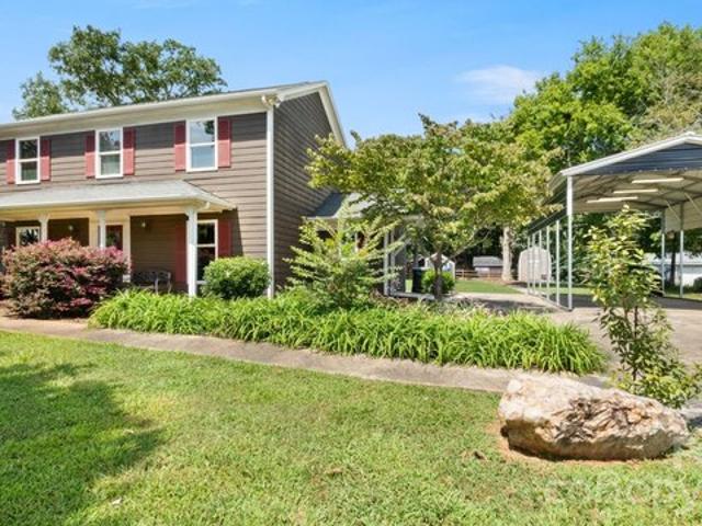 8809 Fairview Rd, Mint Hill, NC 28227