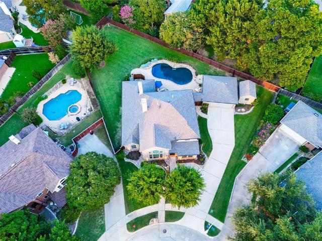 8809 Hedge Row Court