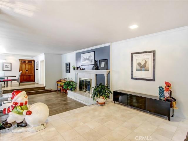 8800 Avenida Miravilla