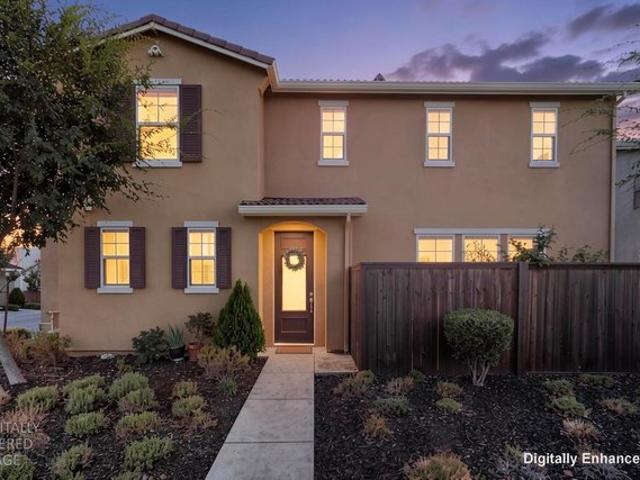 8800 Ariston Ln, Elk Grove, CA 95758