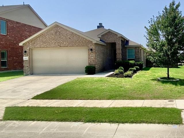8800 Deadwood Ln, Aubrey, TX 76227