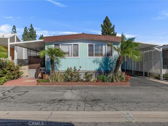 8800 Eton Ave, Unit 31, Canoga Park, CA 91304 | MLS #SR26060 | Compass