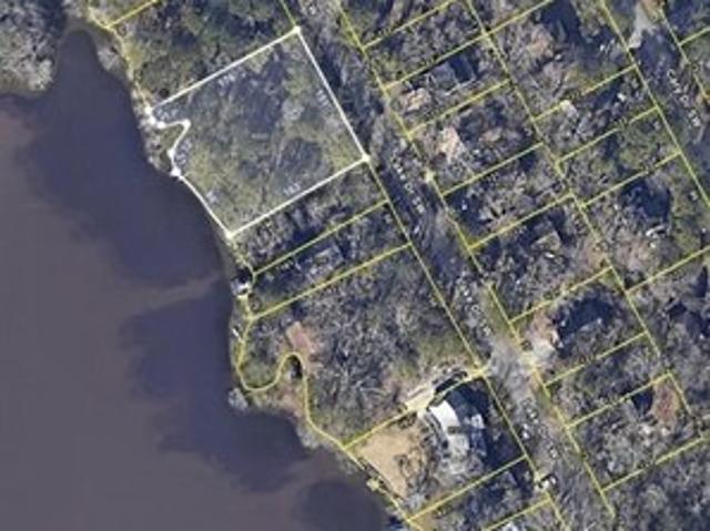 8800 Lake Dr, Snellville, GA 30039
