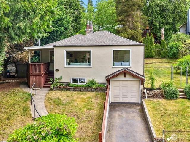 8800 Ravenna Ave NE, Seattle, WA 98115