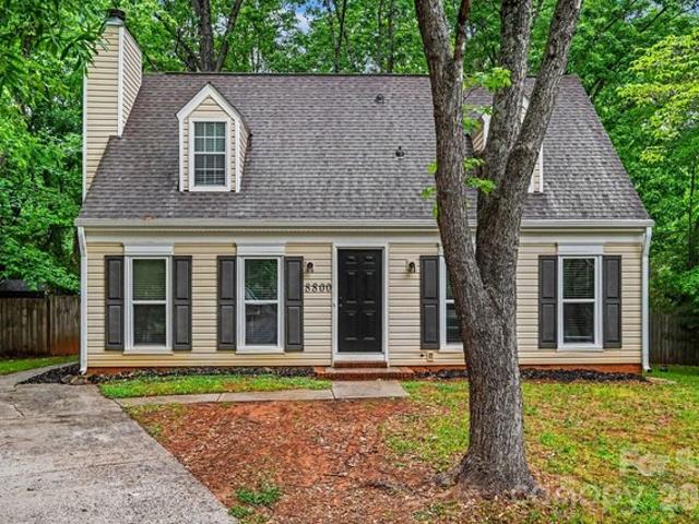 8800 Royal Scot Ln, Charlotte, NC 28227