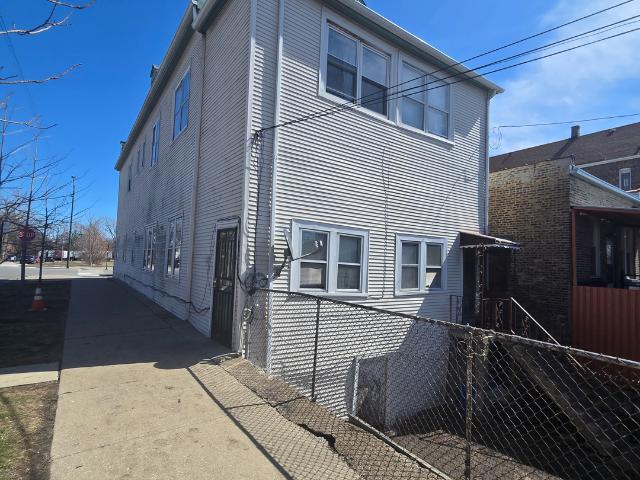 8800 S Houston Ave, Chicago, IL 60617 | Compass