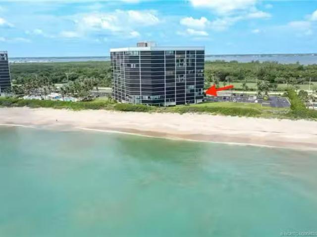 8800 S OCEAN DR APT 301, JENSEN BEACH, FL 34957 Condo/Townhome.
