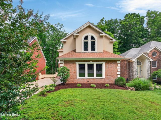 8800 Wooded Trail Ct