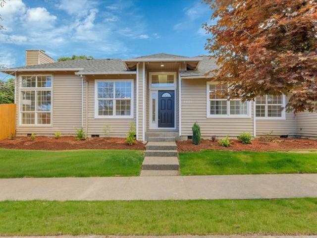 8801 SW Stono Dr, Tualatin, OR 97062