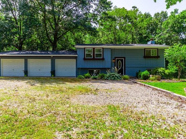 8801 S Tom Bass Rd, Columbia, MO 65201