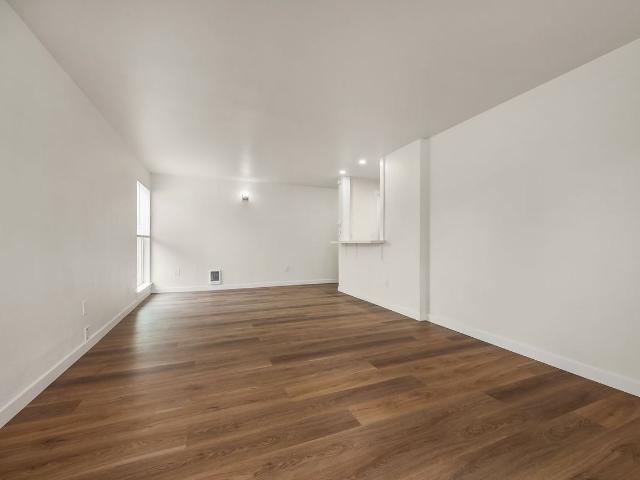 8801 9th AVE SW 2 Bedroom Apartment for Rent at 8801 9th Ave Sw, Seattle, WA 98106 Highland Park