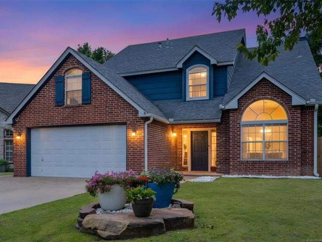 8802 N 136th East Ave, Owasso, OK 74055