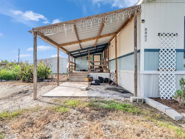 8802 Los Robles Avenue