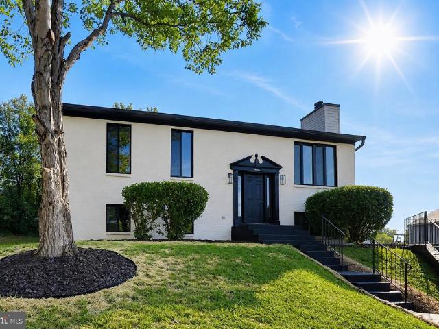 8802 Rosanne Court