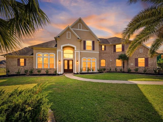 8802 Saxonwood Court
