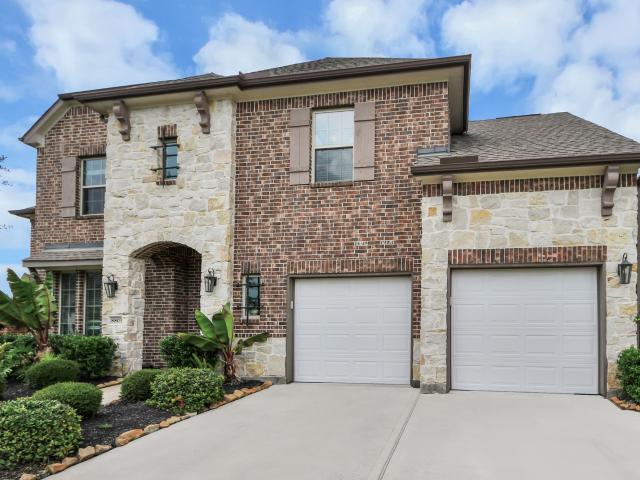 8803 Autumn Pine Drive