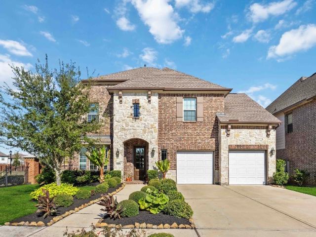 8803 Autumn Pine Drive