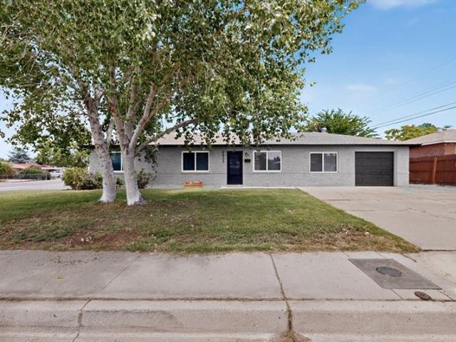 8803 Los Arboles Ave NE, Albuquerque, NM 87112