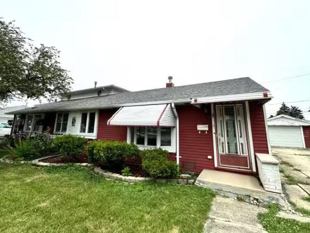 8803 S Kolin Ave, Hometown, IL 60456 8803 S Kolin Ave
