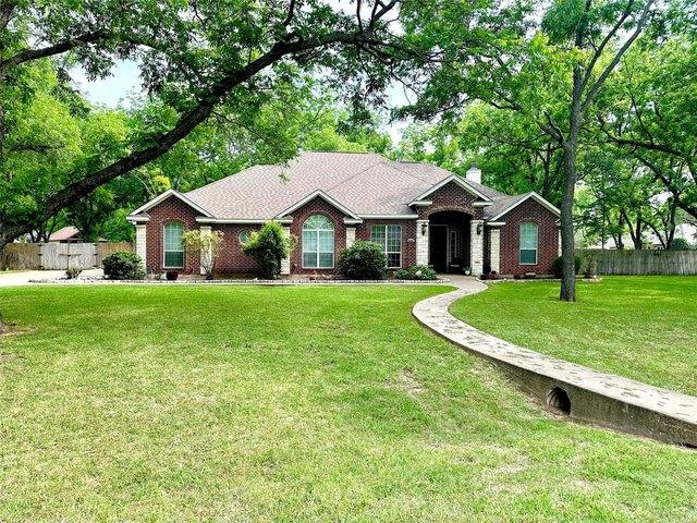 8803 S Hampton Dr, Granbury, TX 76049