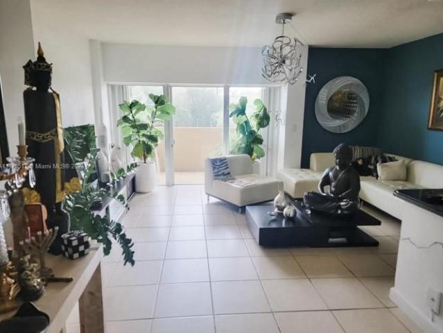 880 69th St NE #4K, Miami, FL 33138