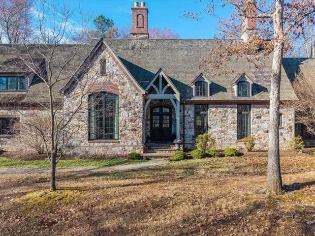 880 Club Dr, Keswick, VA 22947