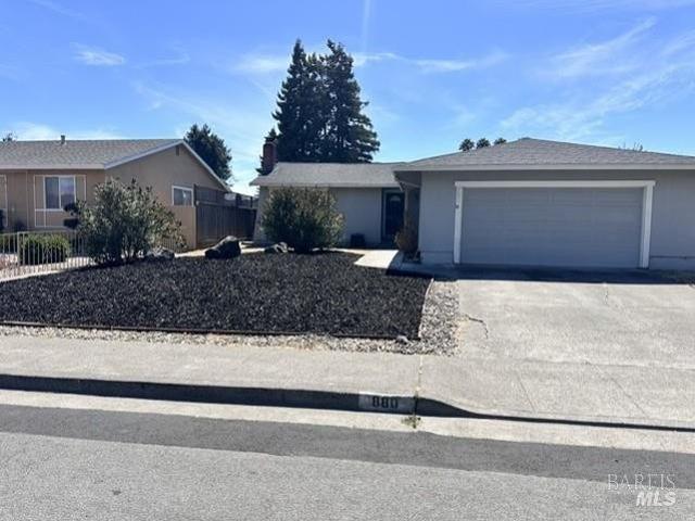 880 Crinella Dr, Petaluma, CA 94954