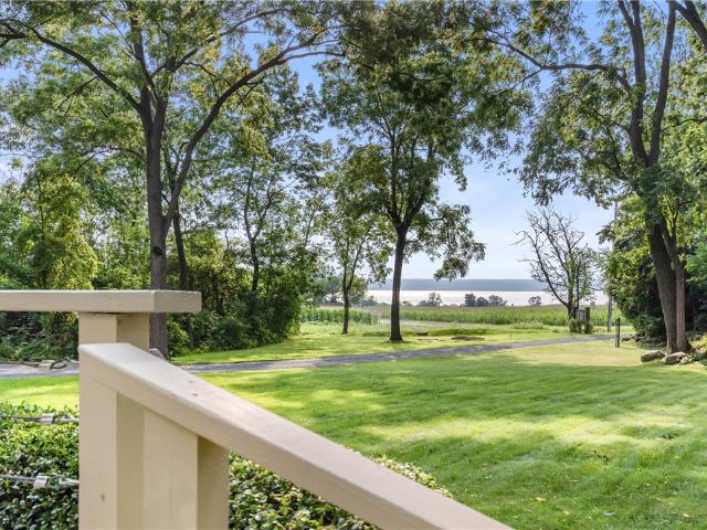 880 Crows Nest Road