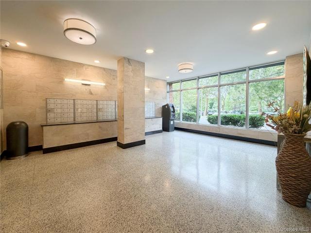 880 Boynton Avenue 9L