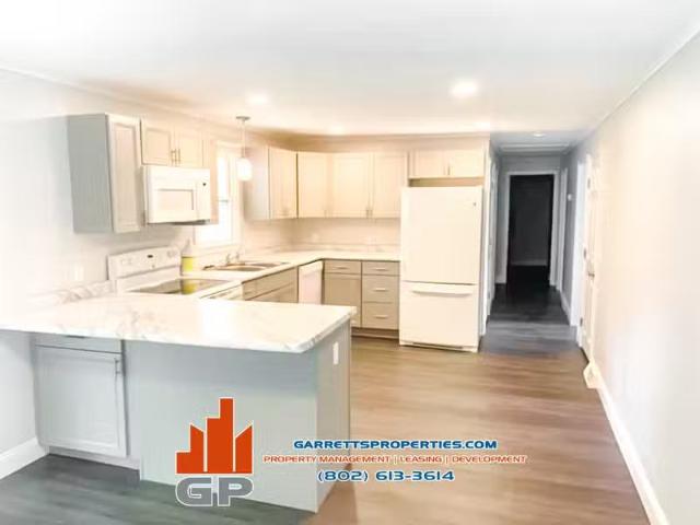 880 Bay Road B 880 Bay Rd #B