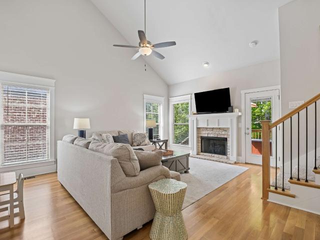 880 Bloomdale Trce
