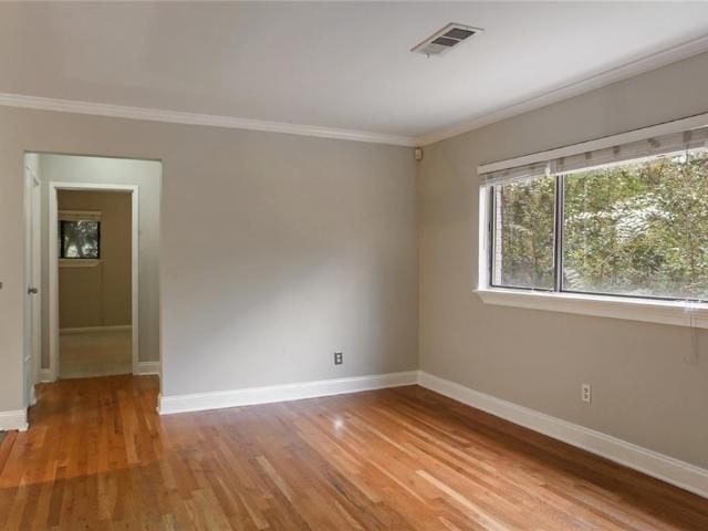 880 Glendale Terrace NE 5