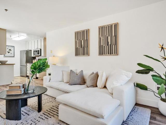880 E Fremont Avenue 318