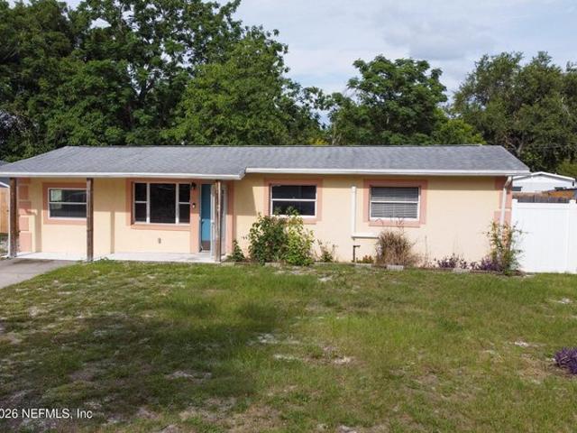 880 Emerald Dr, Mount Dora, FL 32757