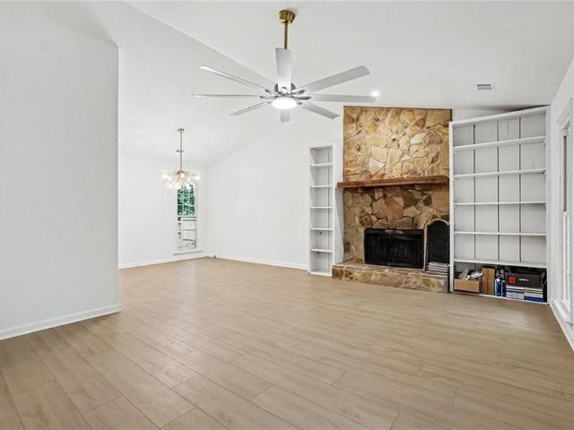 880 Faye Drive NW