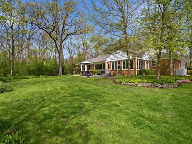 880 Hiawatha Lane