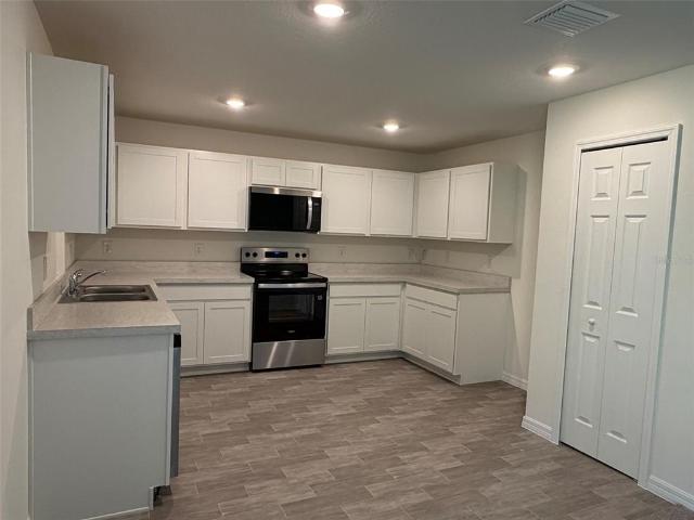 880 Hudson Valley Dr, Poinciana, FL 34759 | MLS #C7512