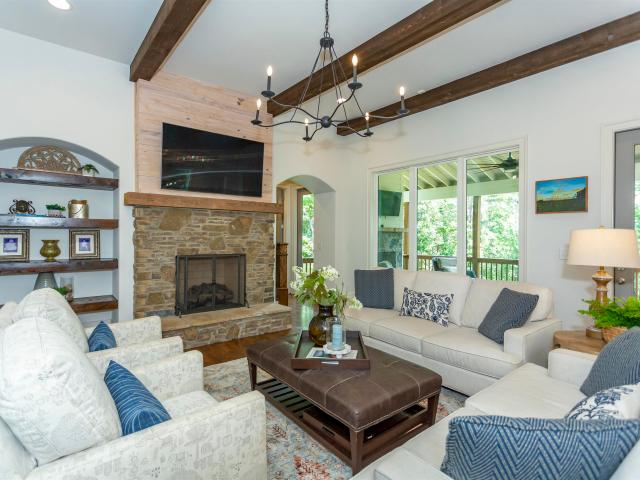 880 Indian Crest Drive