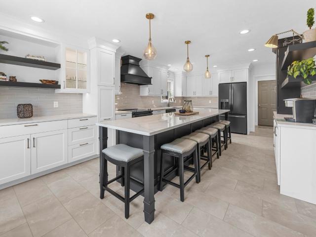 880 N Evergreen Drive