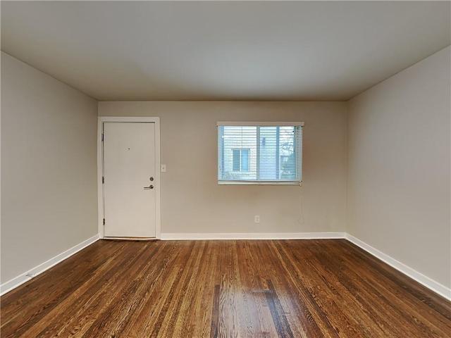 880 N Highland Avenue NE A1