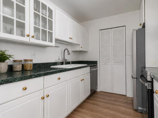 880 N Lakeside Drive # 3A