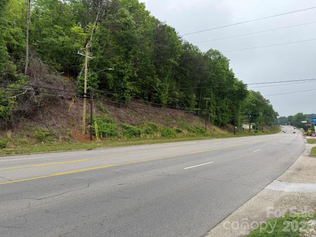 880 N Main Street
