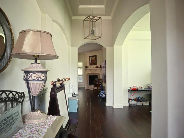 880 Saint Peter Lane
