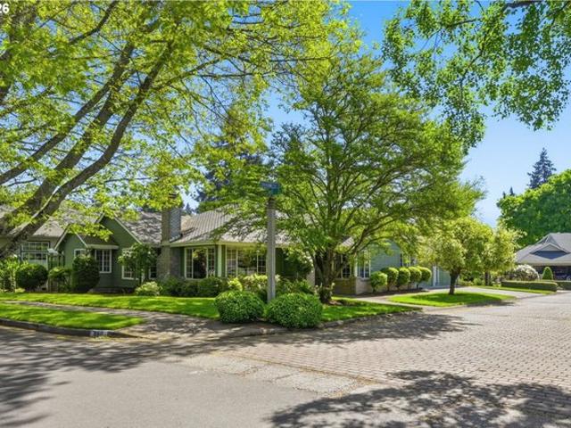 880 Spyglass Dr, Eugene, OR 97401